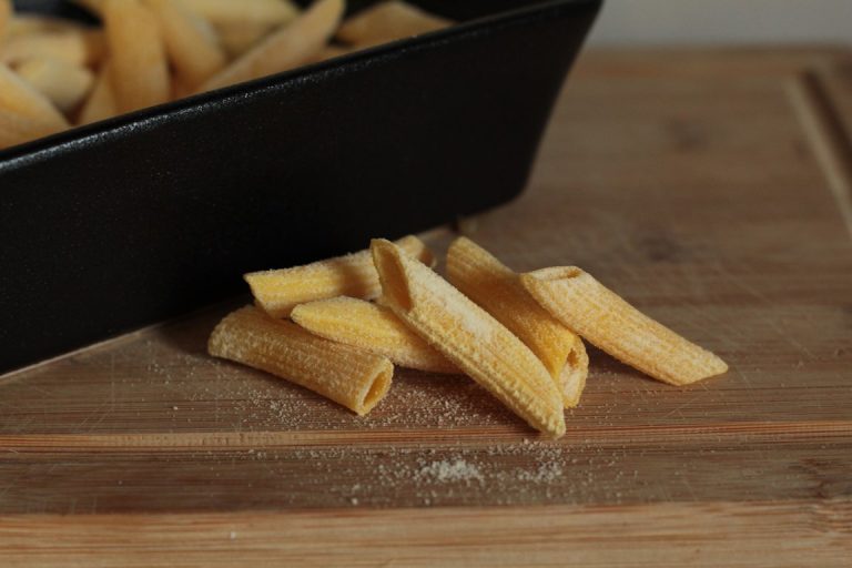 Penne rigate fatte in casa con la Pasta Maker ~ Il Soffio di Zefiro
